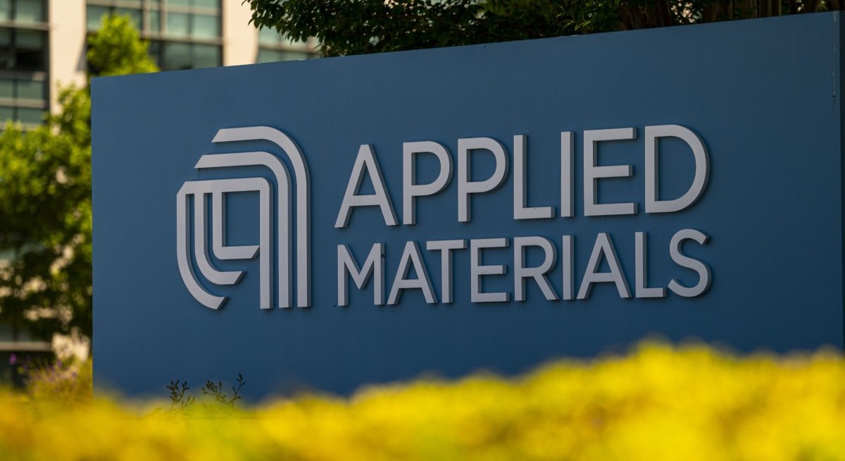 Applied Materials cuts forecast, blaming China export curbs
